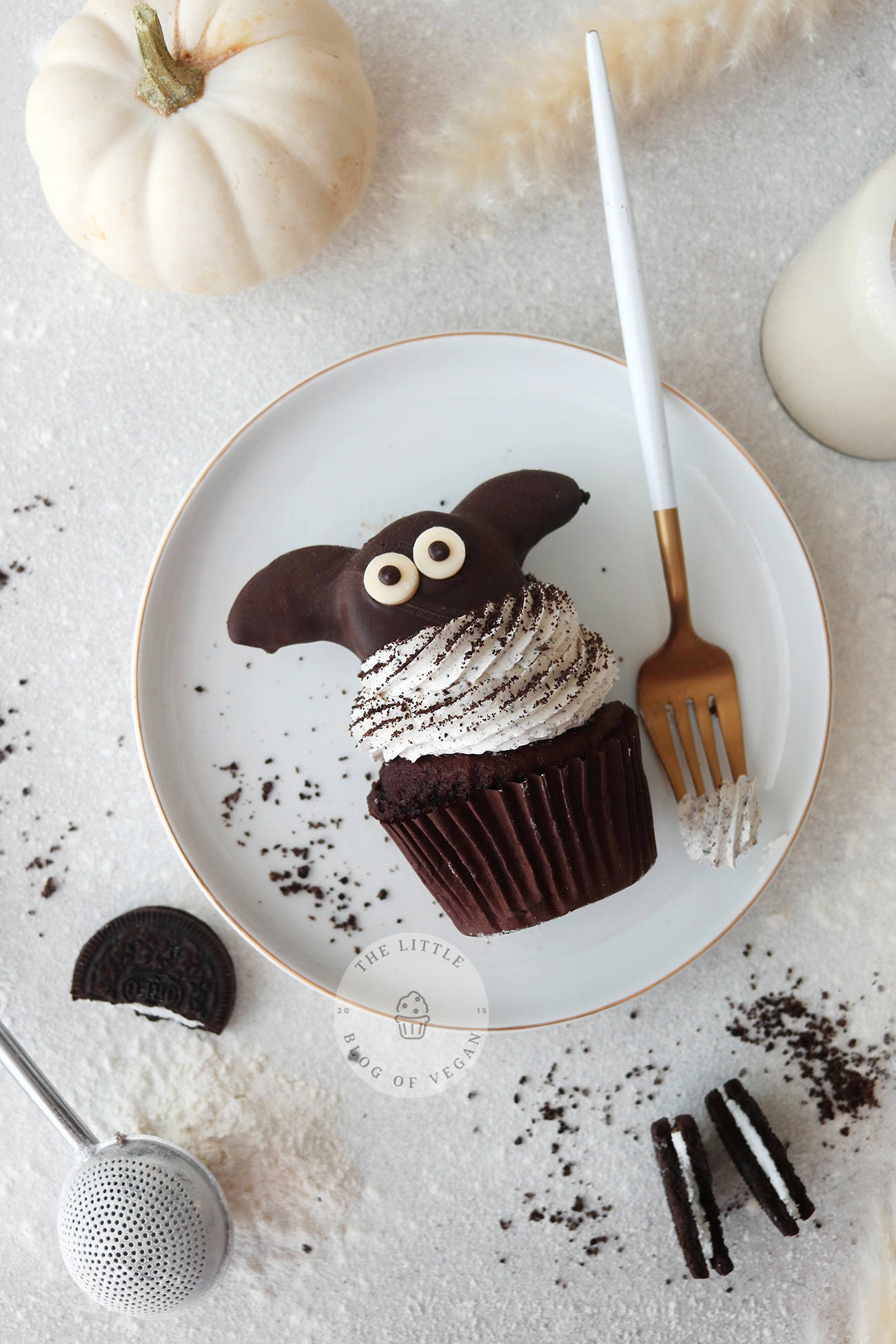 Vegan Oreo Bat Cupcakes - The Little Blog Of Vegan