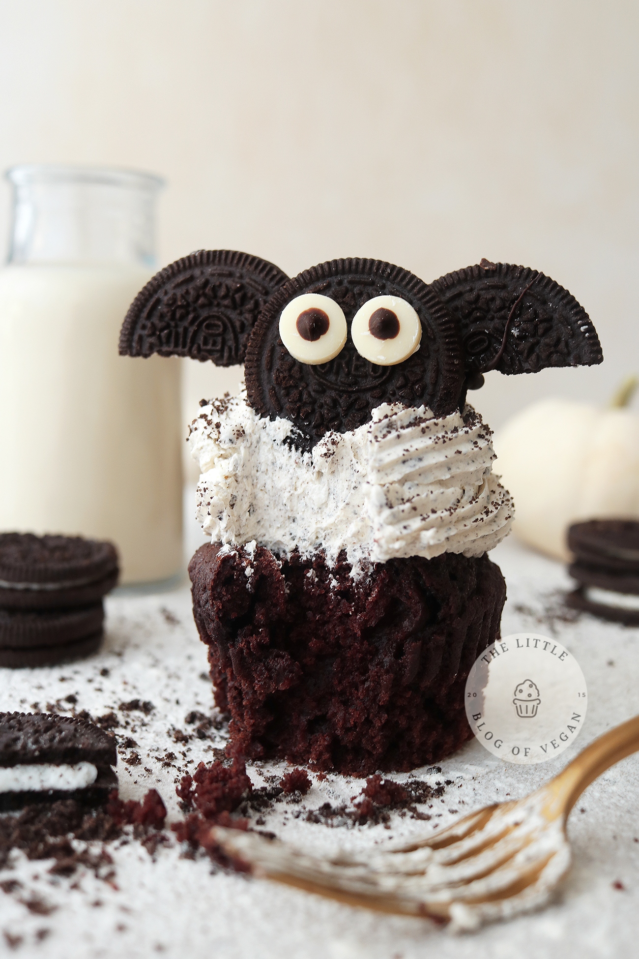 Vegan Oreo Bat Cupcakes - The Little Blog Of Vegan
