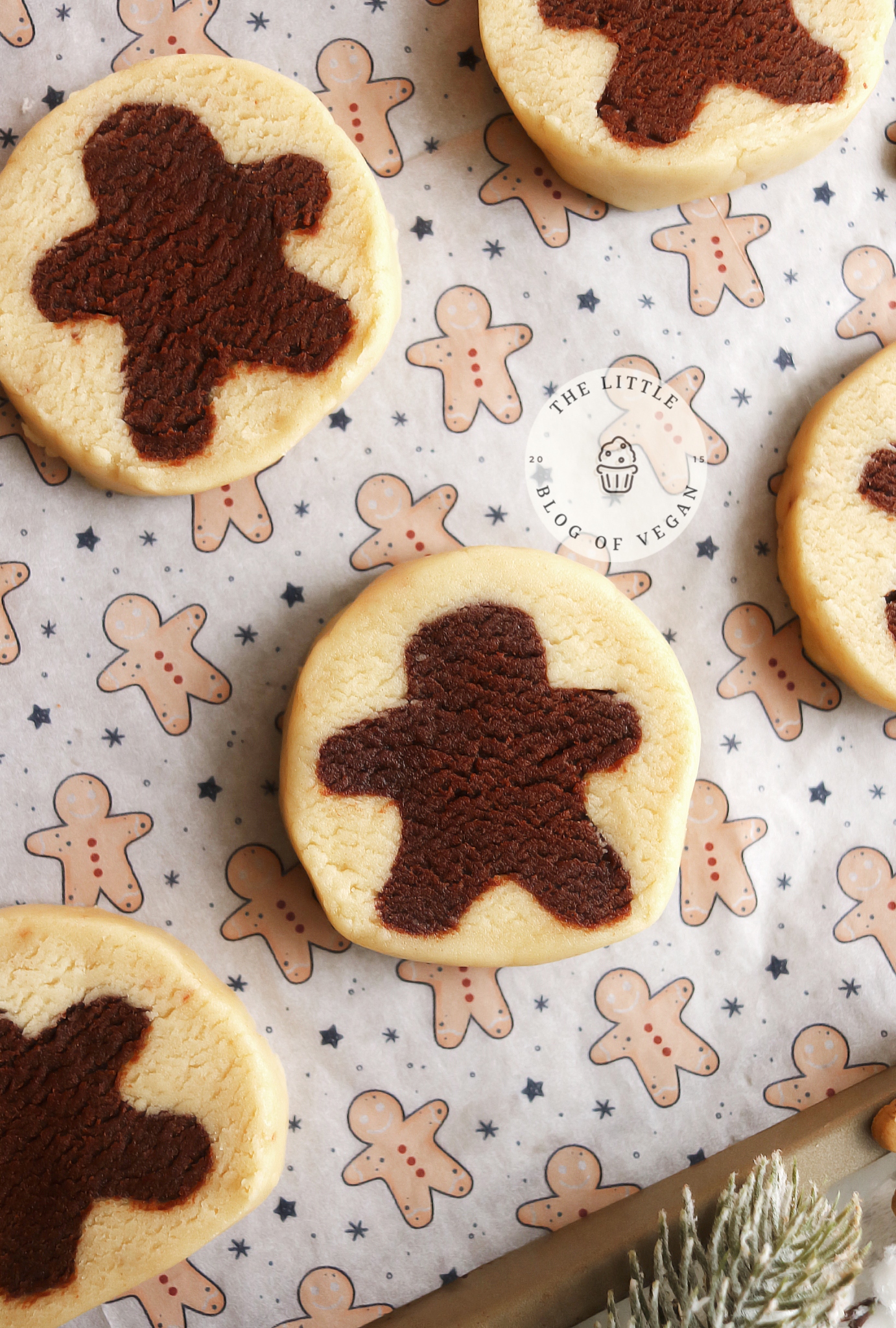 Vegan Gingerbread Sugar Cookies - The Little Blog Of Vegan