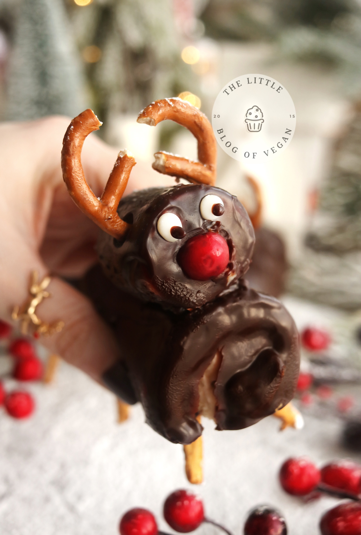Mini Vegan Reindeer Yule Logs - The Little Blog Of Vegan